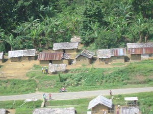[DRC] Vue aérienne de quelques habitations proches de Walikale (RDC ...