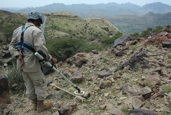 [Yemen] Al Dholee, Yemen, Members of Demining unit 5 work in a mine ...