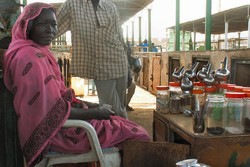 [Sudan] Lady tea seller in Khartoum, Sudan. | The New Humanitarian