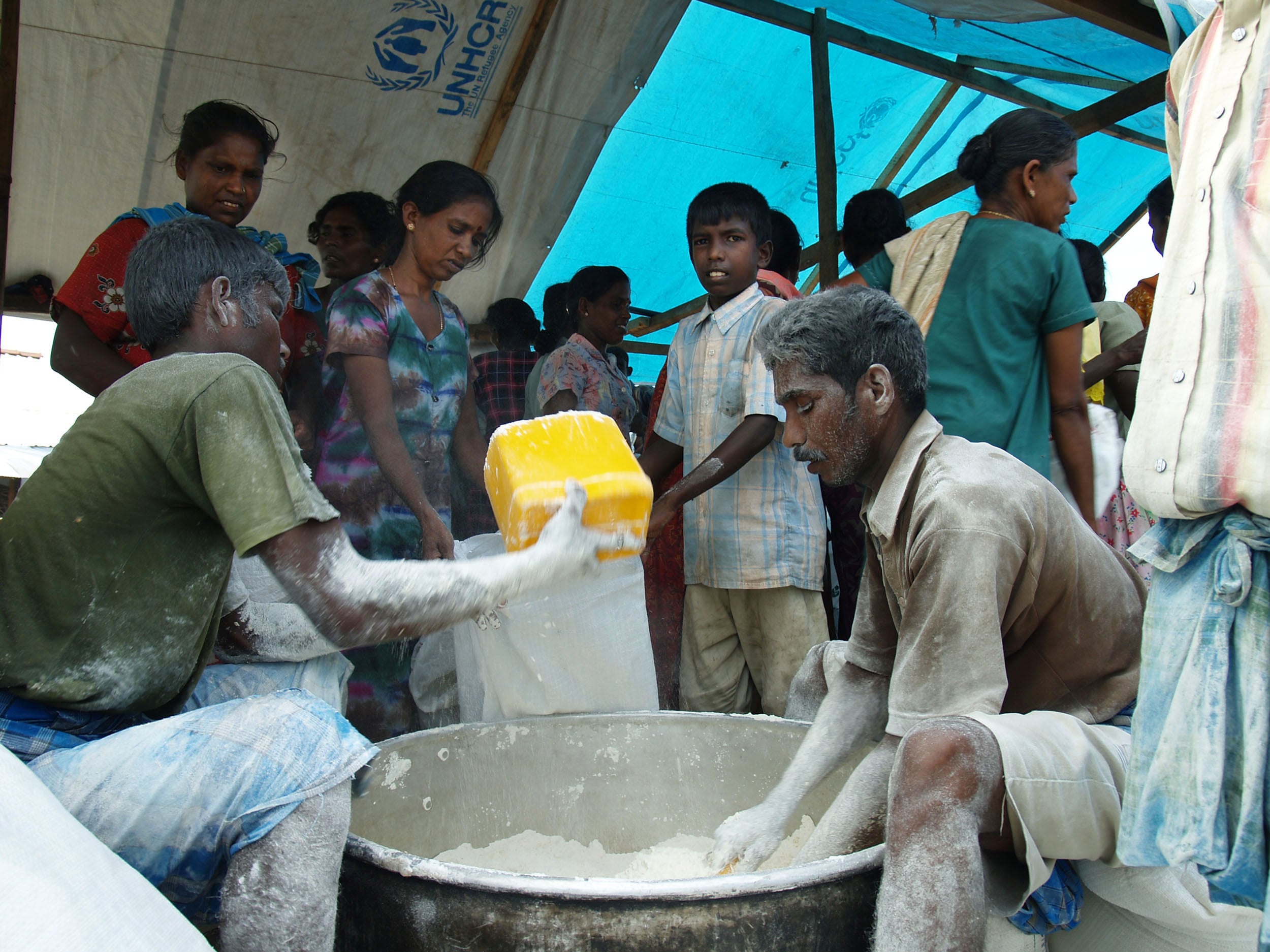 The New Humanitarian | Complex food distribution operation for ...