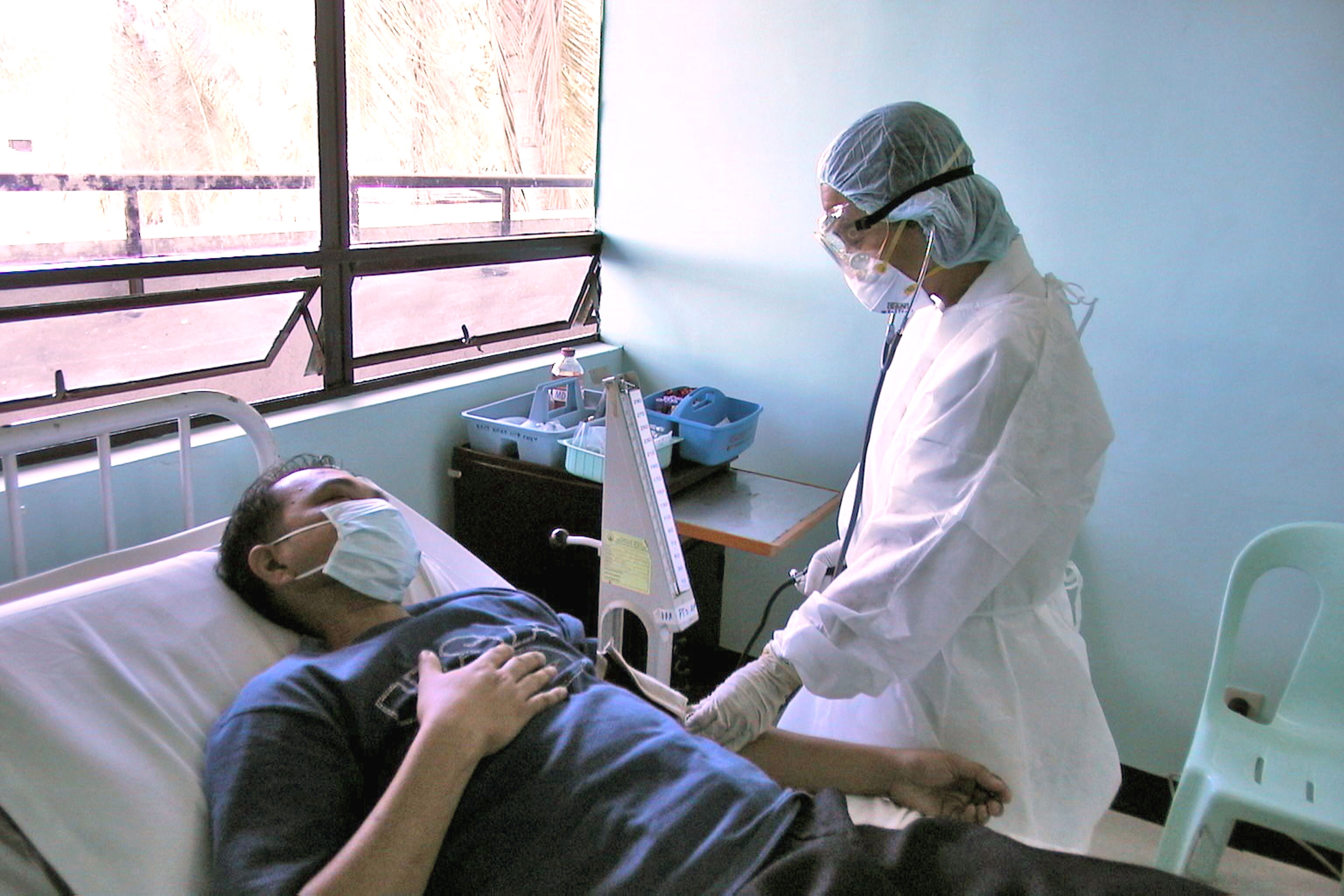 Extraordinary biohazard prevention measures were taken during the SARS ...