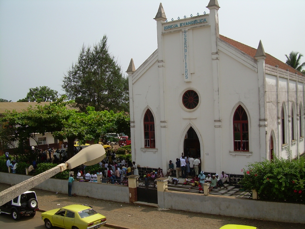 More than three million Angolans attend evangelical churches in the ...