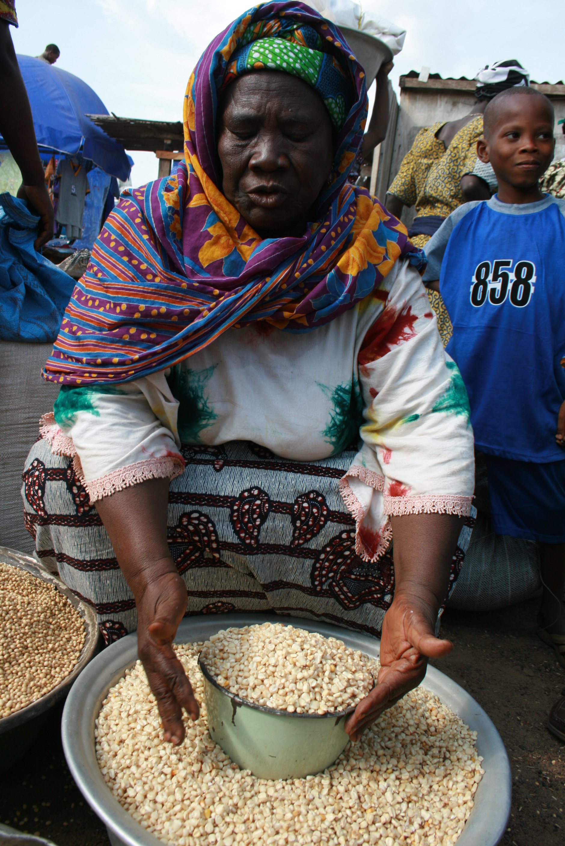 The New Humanitarian | Can microcredit turn FGM/C cutters to new trades?