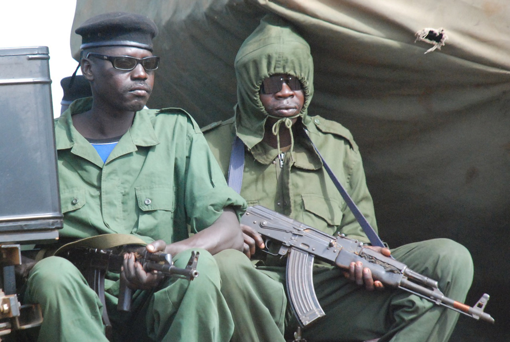 Southern Sudanese soldiers from the Sudan People's Liberation Army ...